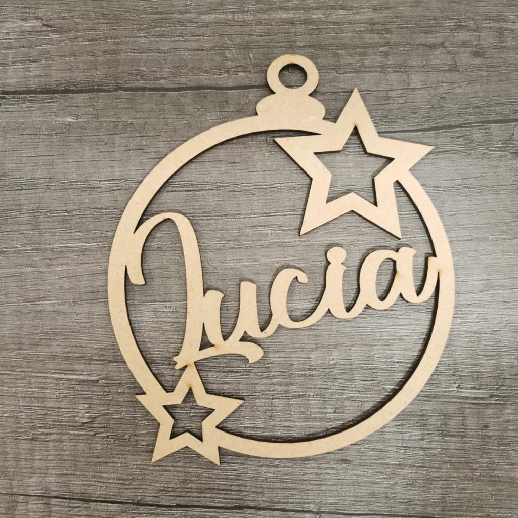 ESFERA PERSONALIZADA CON TU NOMBRE – MADERITAS